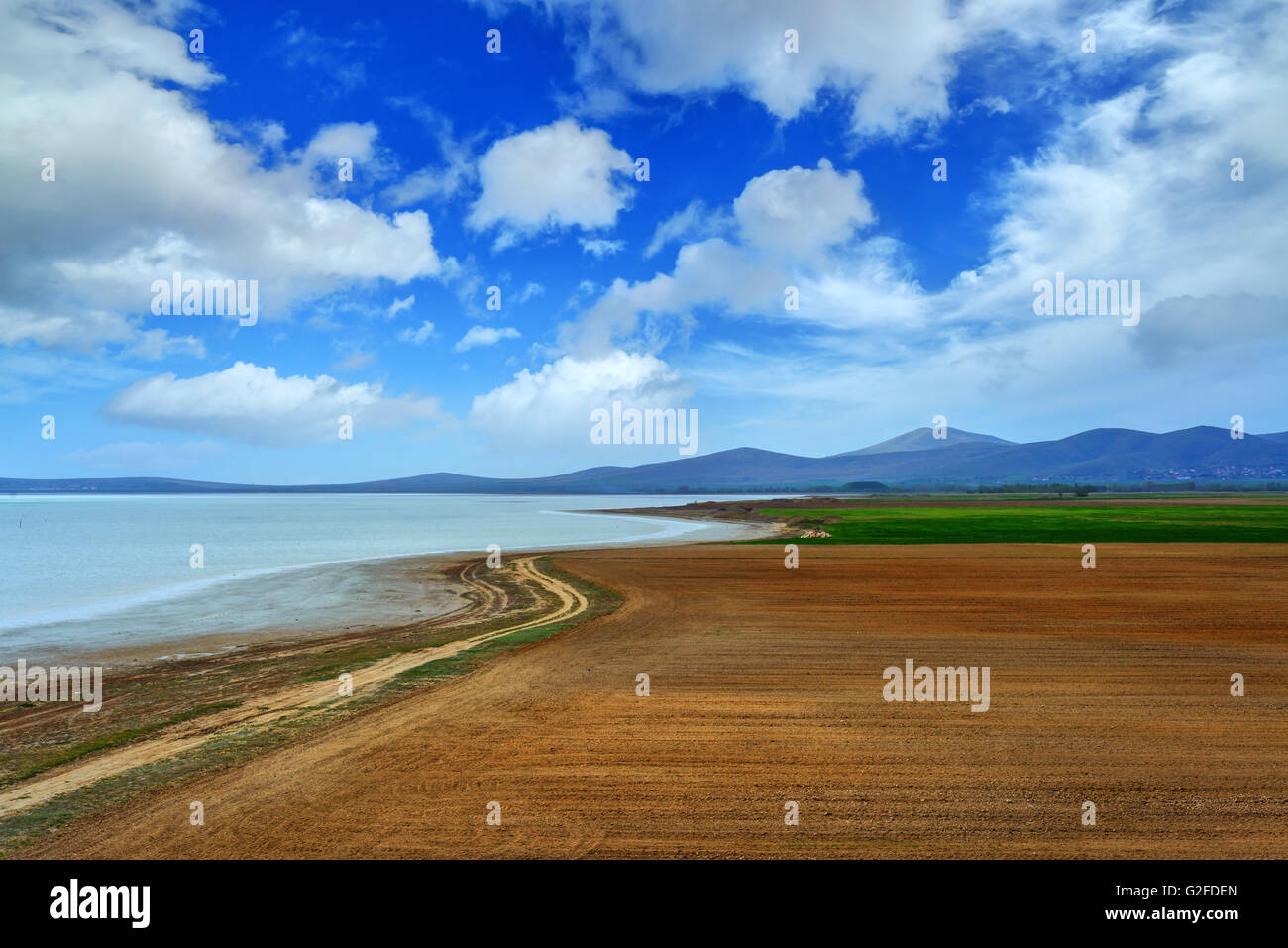 Field trip lake hi-res stock photography and images - Alamy