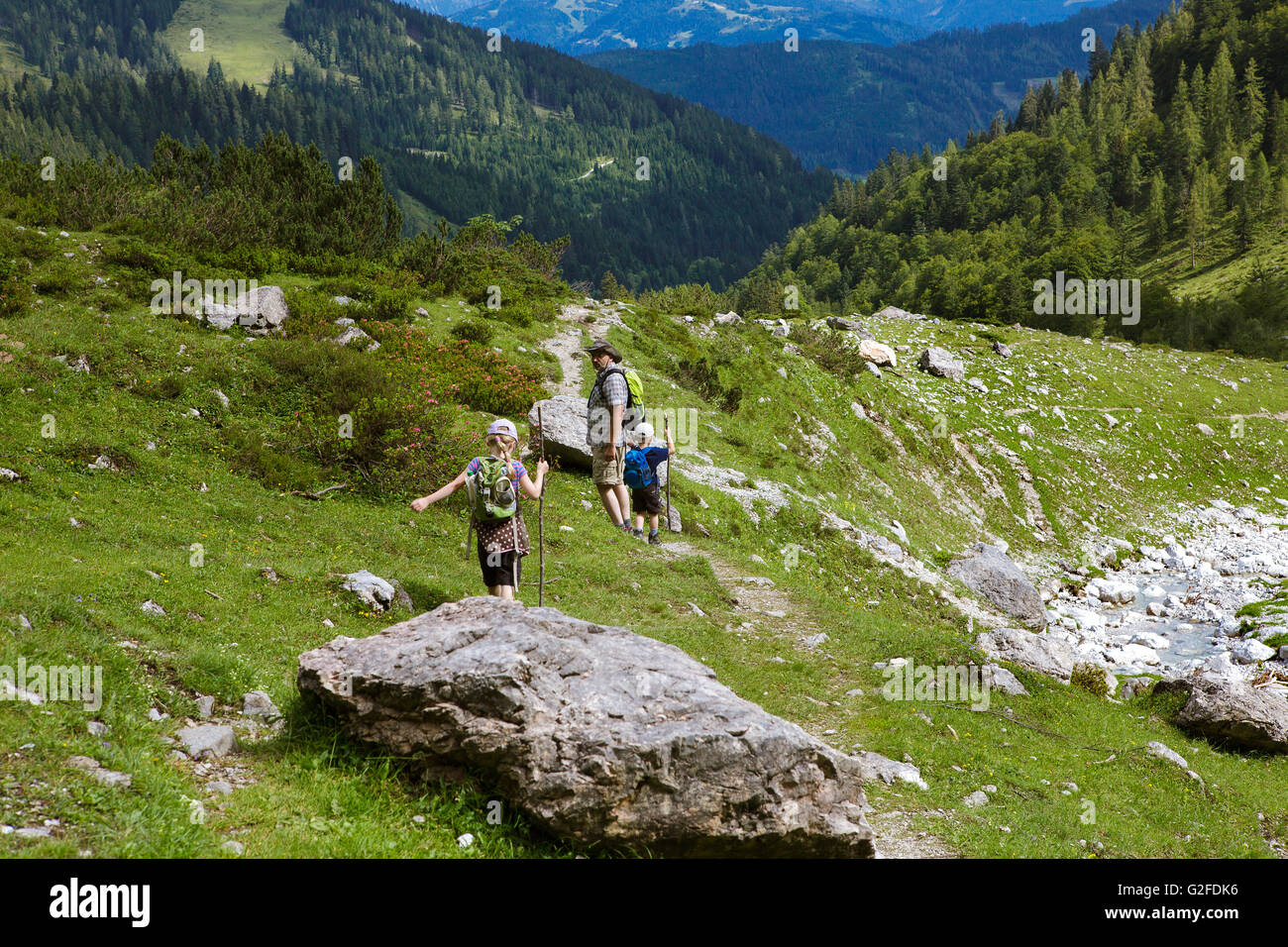 Family hiking alps austria hi-res stock photography and images - Alamy