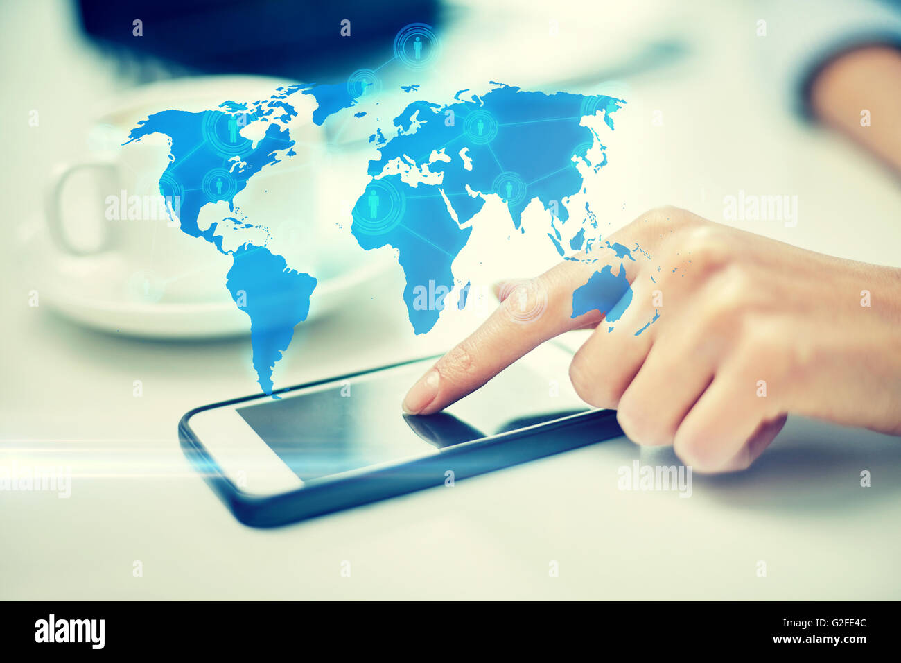 Smartphone map hand hi-res stock photography and images - Alamy