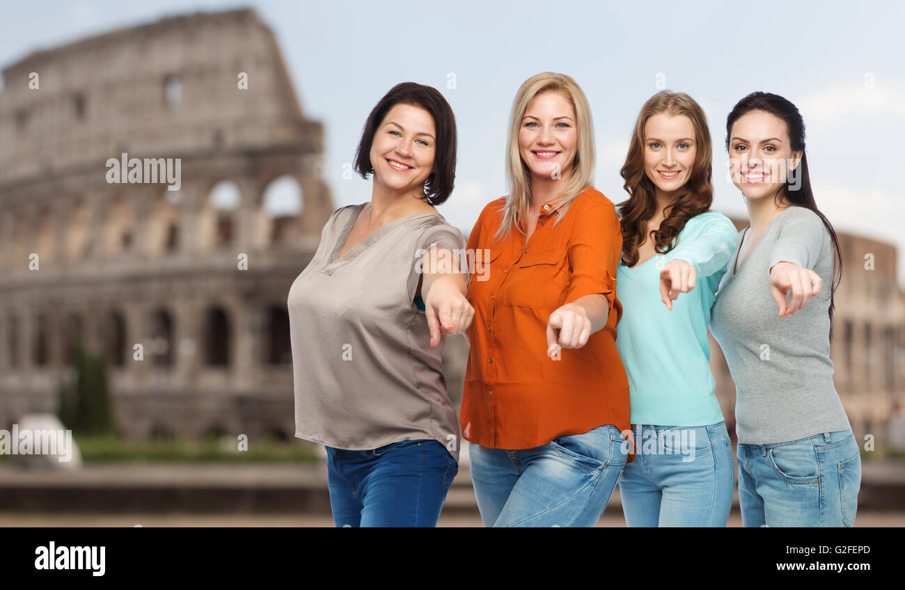 Group of women at the coliseum hi-res stock photography and images - Alamy