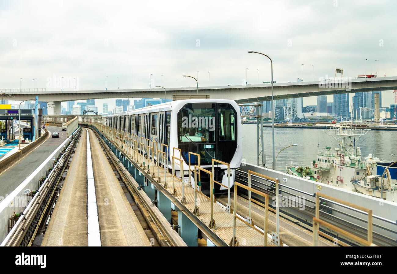 Train at Yurikamome line, an automated guideway transit system in Tokyo ...