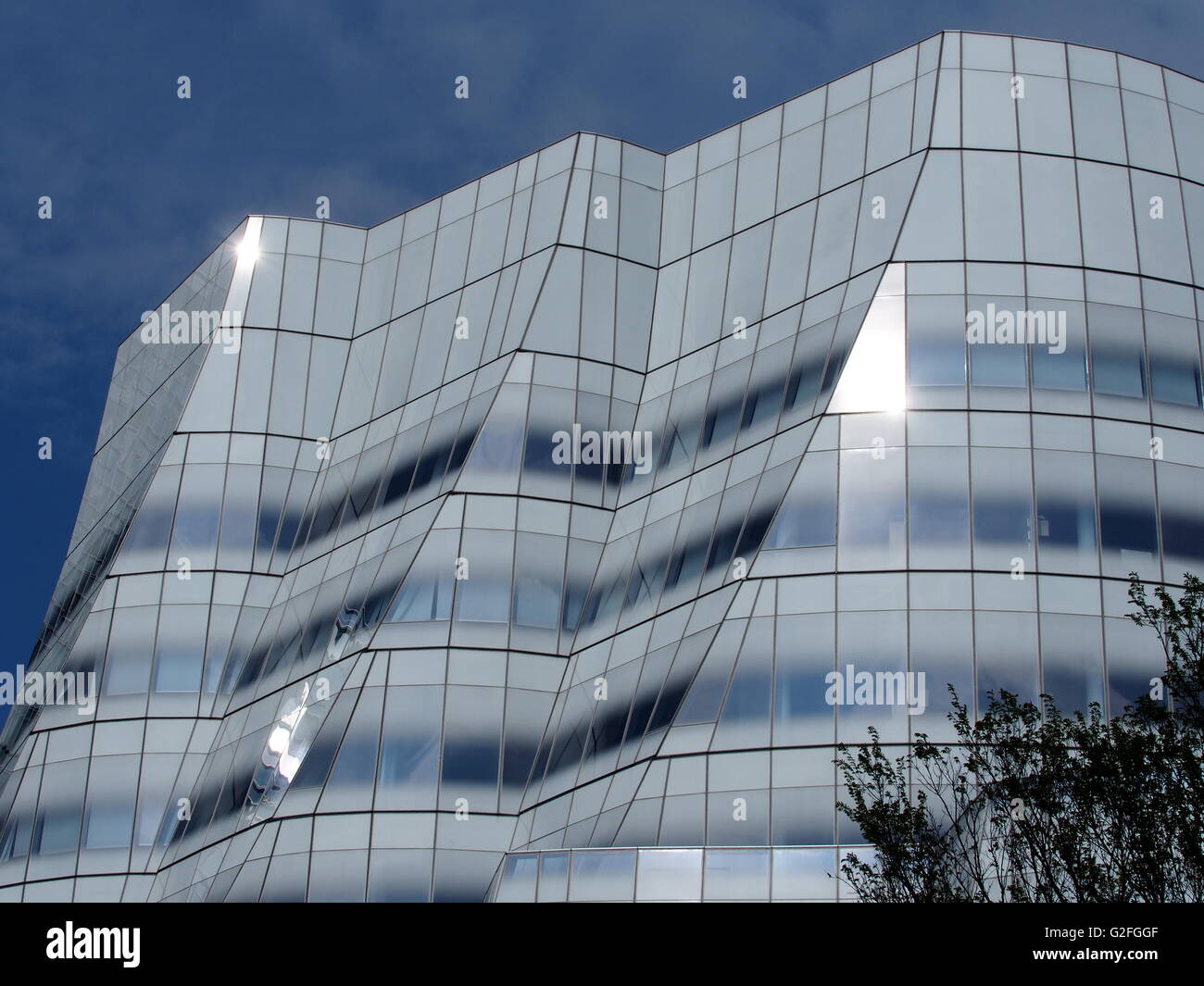 IAC Building by Frank Gehry Stock Photo - Alamy