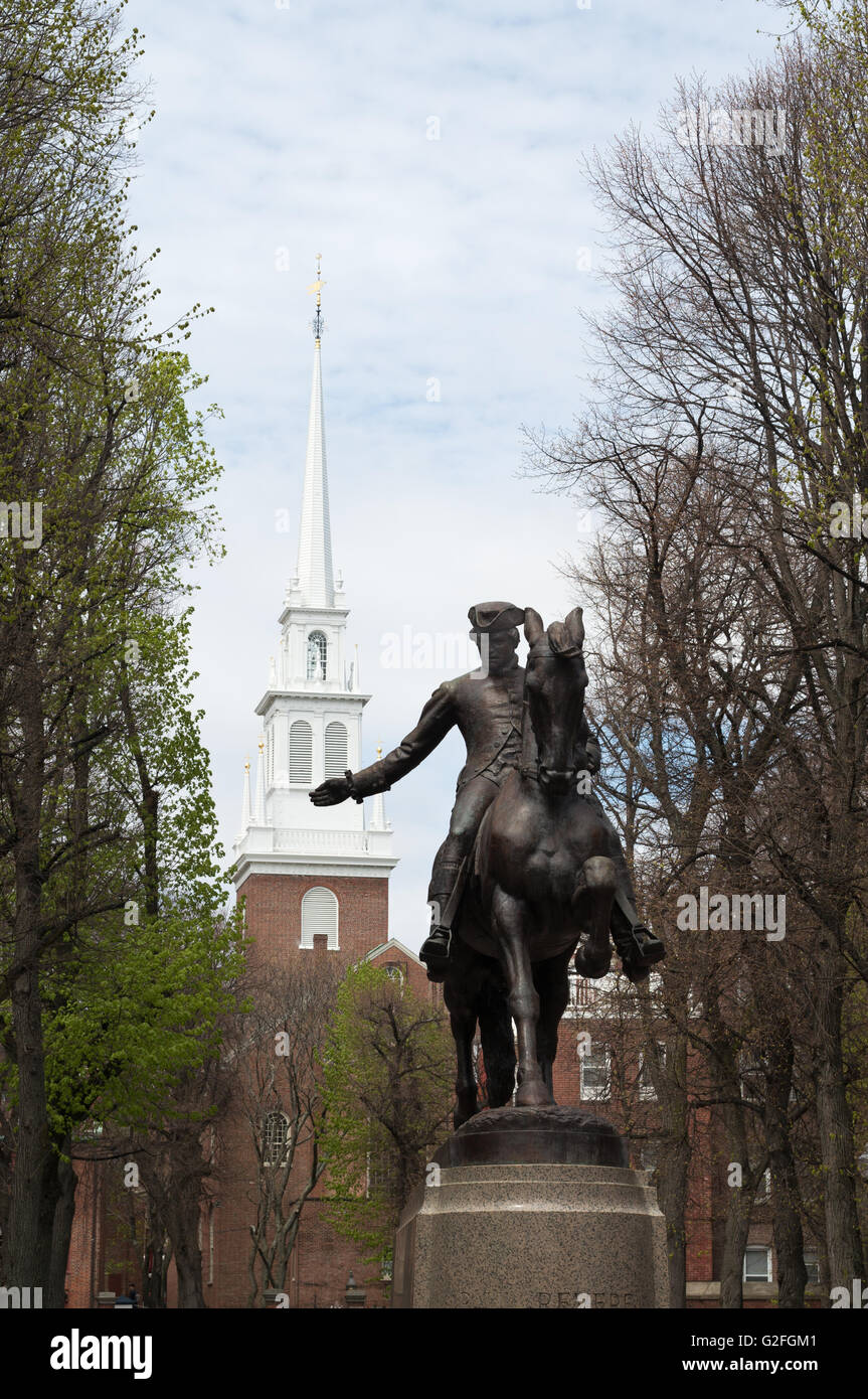 Paul revere statue hi-res stock photography and images - Alamy