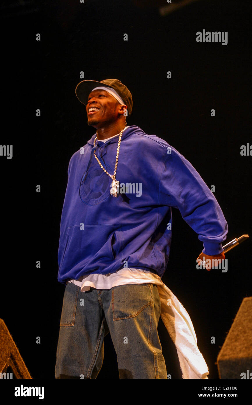 50 cent , Fifty cent performing on the main stage at the Reading ...