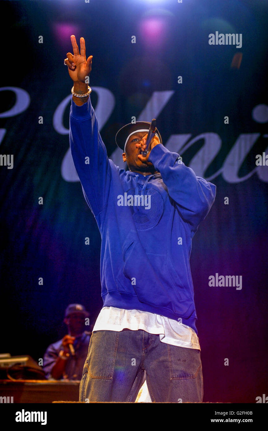 50 cent , Fifty cent performing on the main stage at the Reading ...