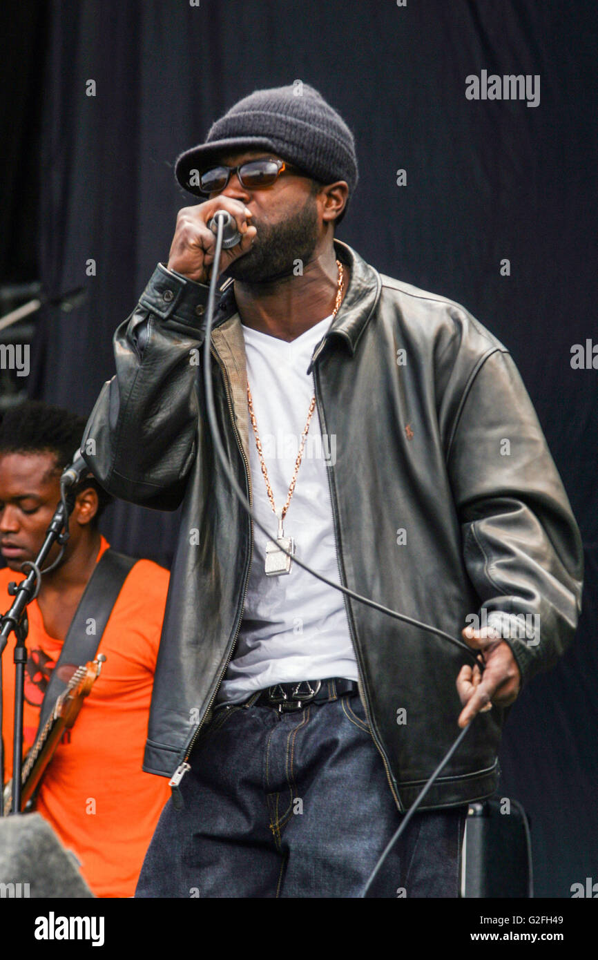 The roots band hi-res stock photography and images - Alamy