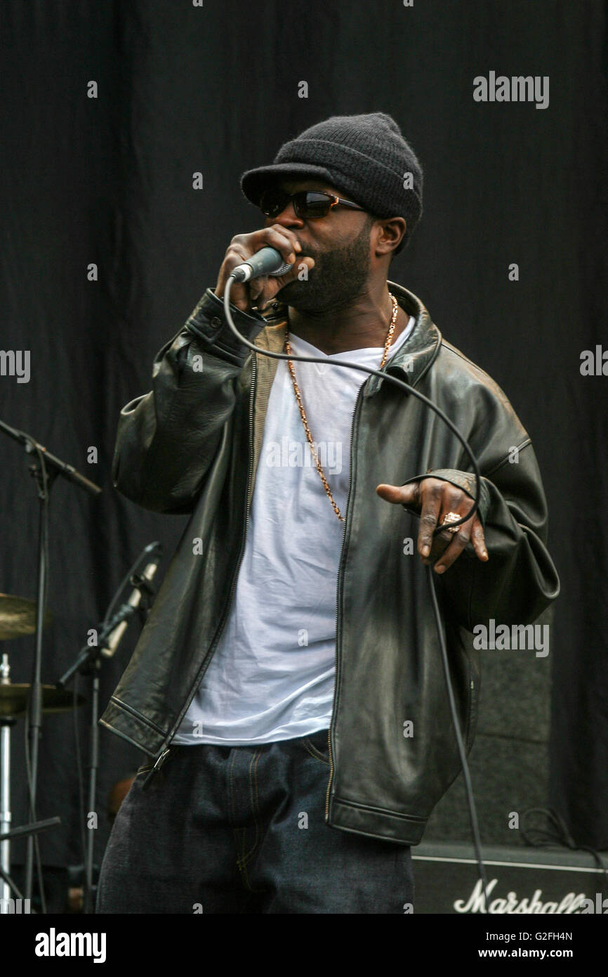 The roots band hi-res stock photography and images - Alamy