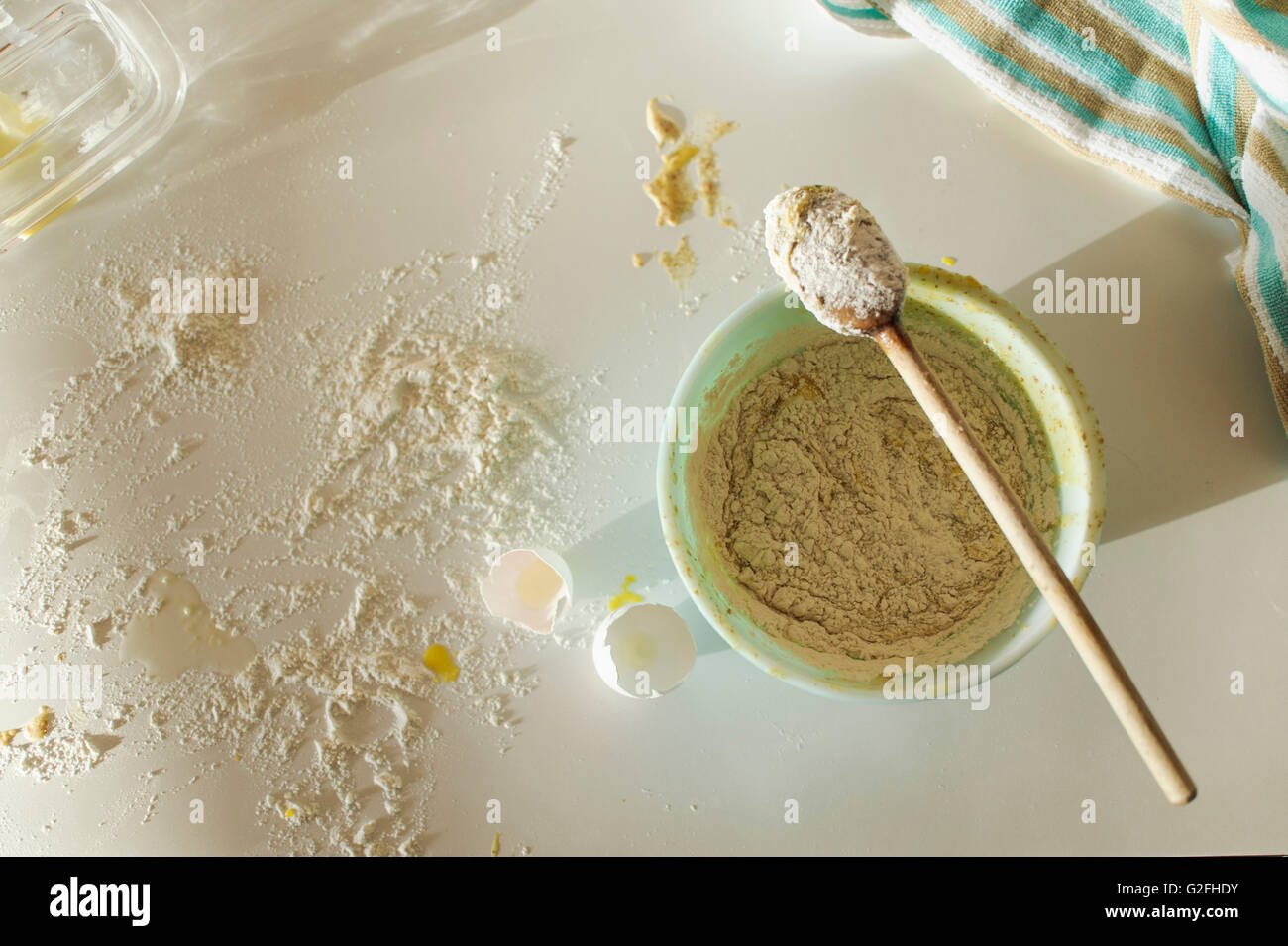Messy kitchen hi-res stock photography and images - Alamy