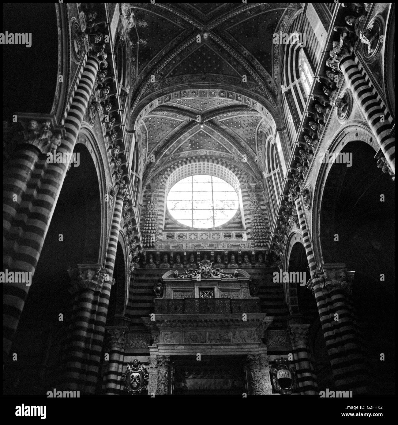 Ornate church interior hi-res stock photography and images - Alamy
