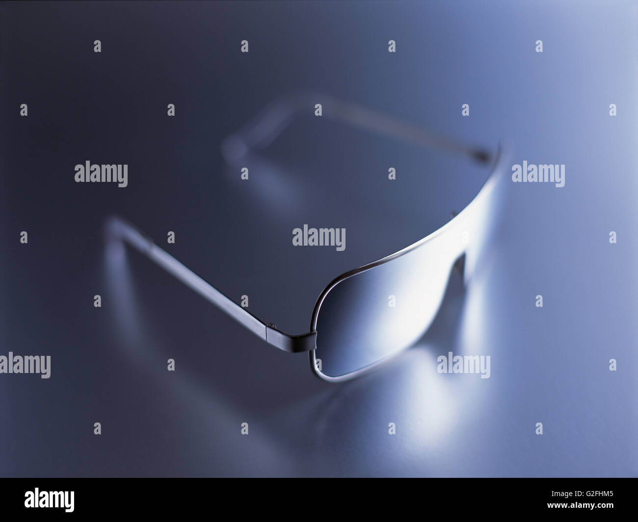 Silver reflective glasses hi-res stock photography and images - Alamy