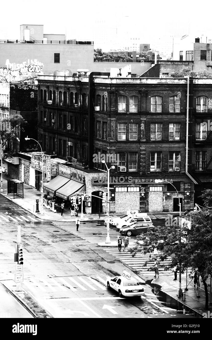 Urban street scene hi-res stock photography and images - Alamy