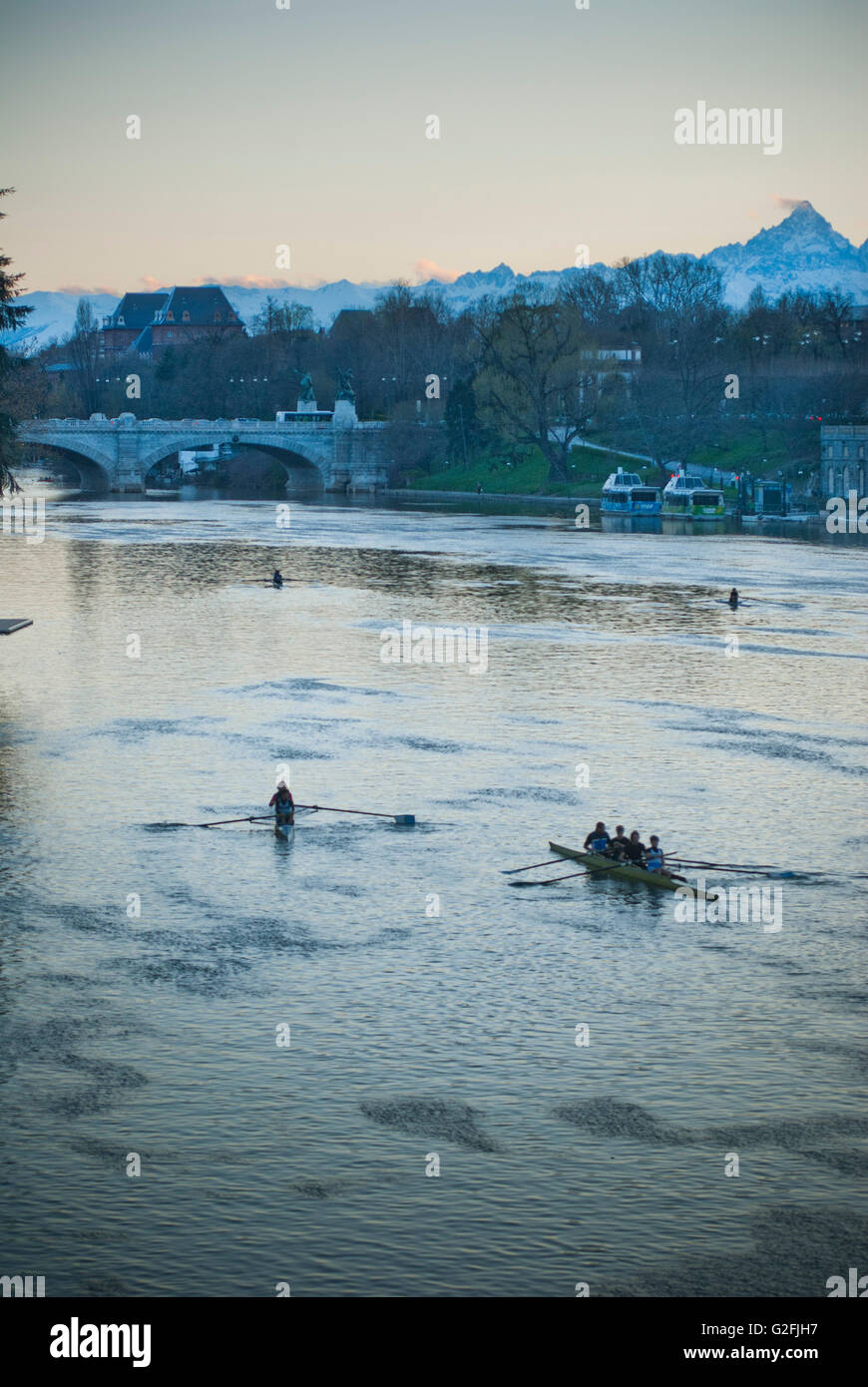 River teams hi-res stock photography and images - Alamy