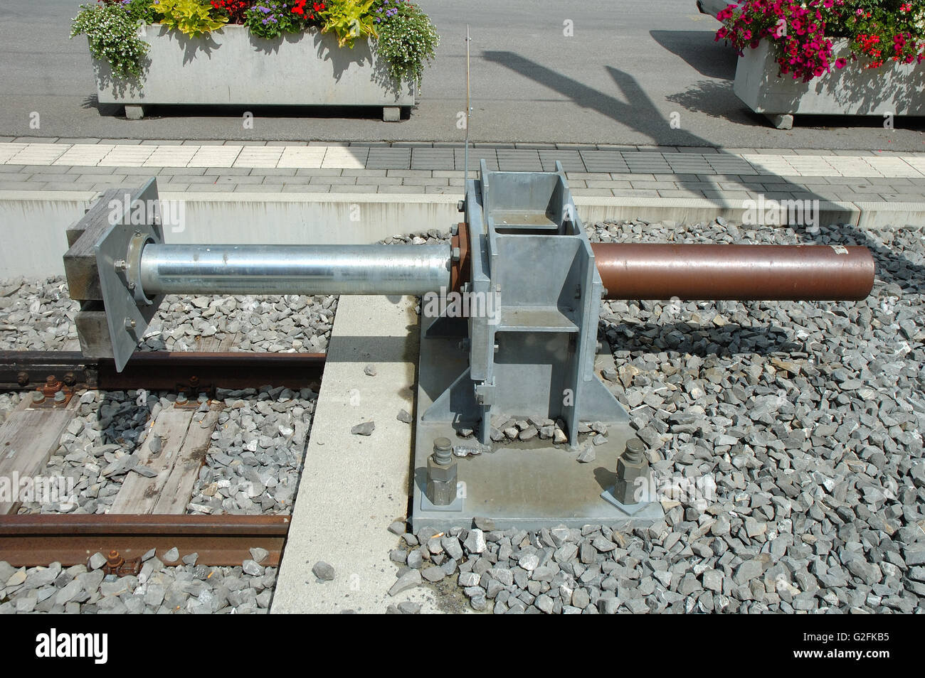 Buffer stop hi-res stock photography and images - Alamy