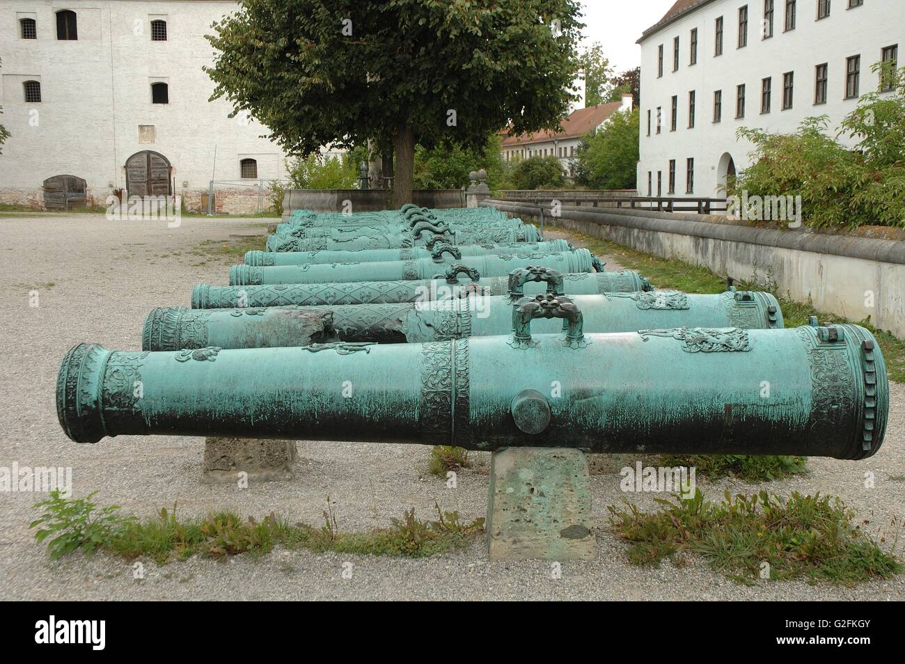 Cannon barrels hi-res stock photography and images - Alamy