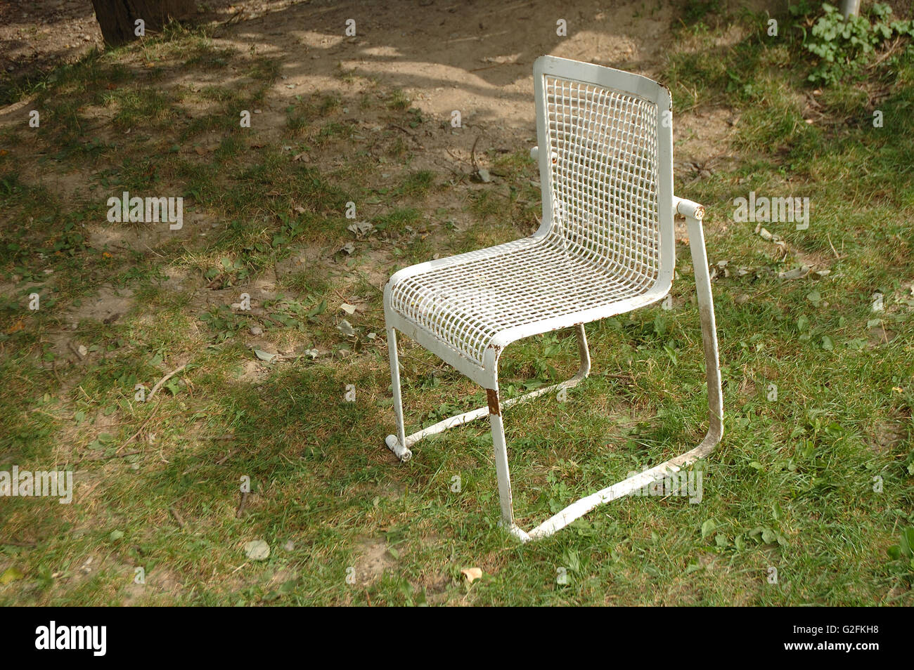 Rusty chair hi-res stock photography and images - Alamy