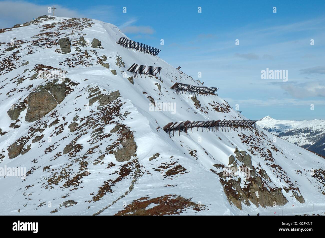 Avalanche structure hi-res stock photography and images - Alamy