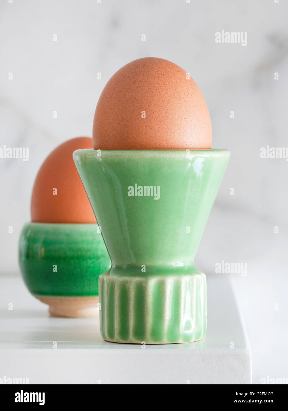 Egg in shell hi-res stock photography and images - Alamy