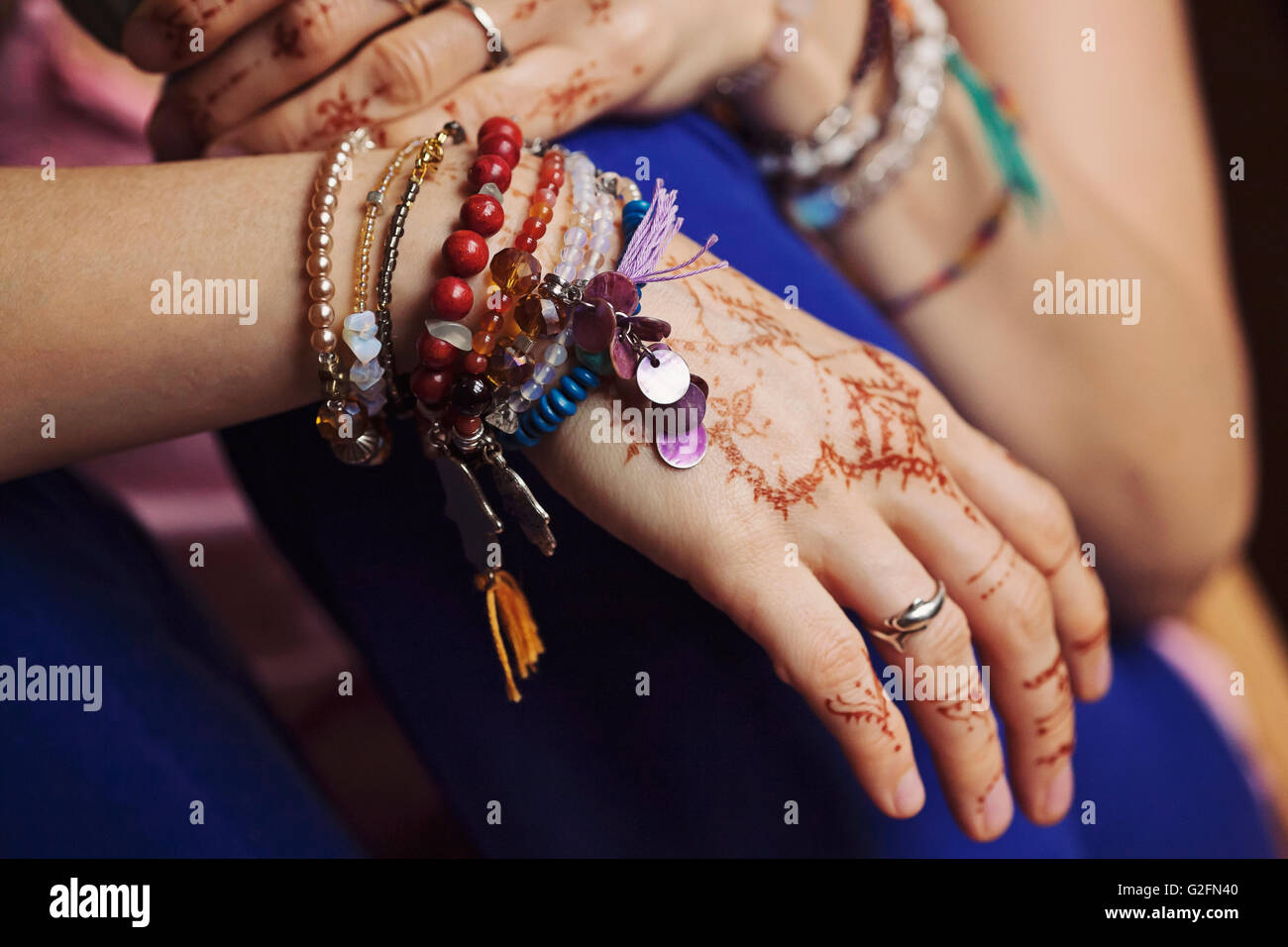 Mehndi henna design ritual hi-res stock photography and images - Alamy