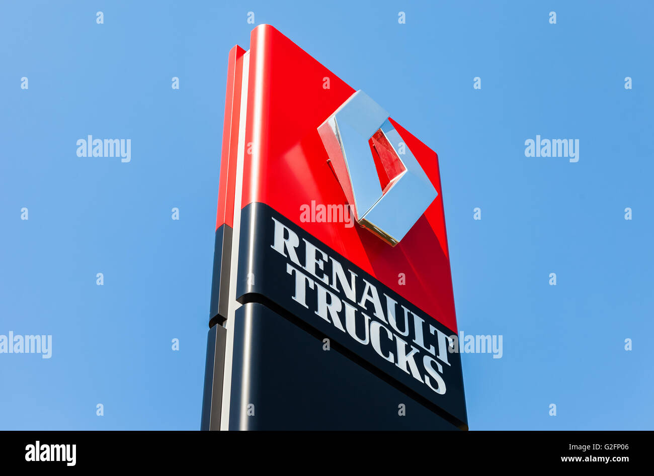 Renault truck logo hi-res stock photography and images - Alamy