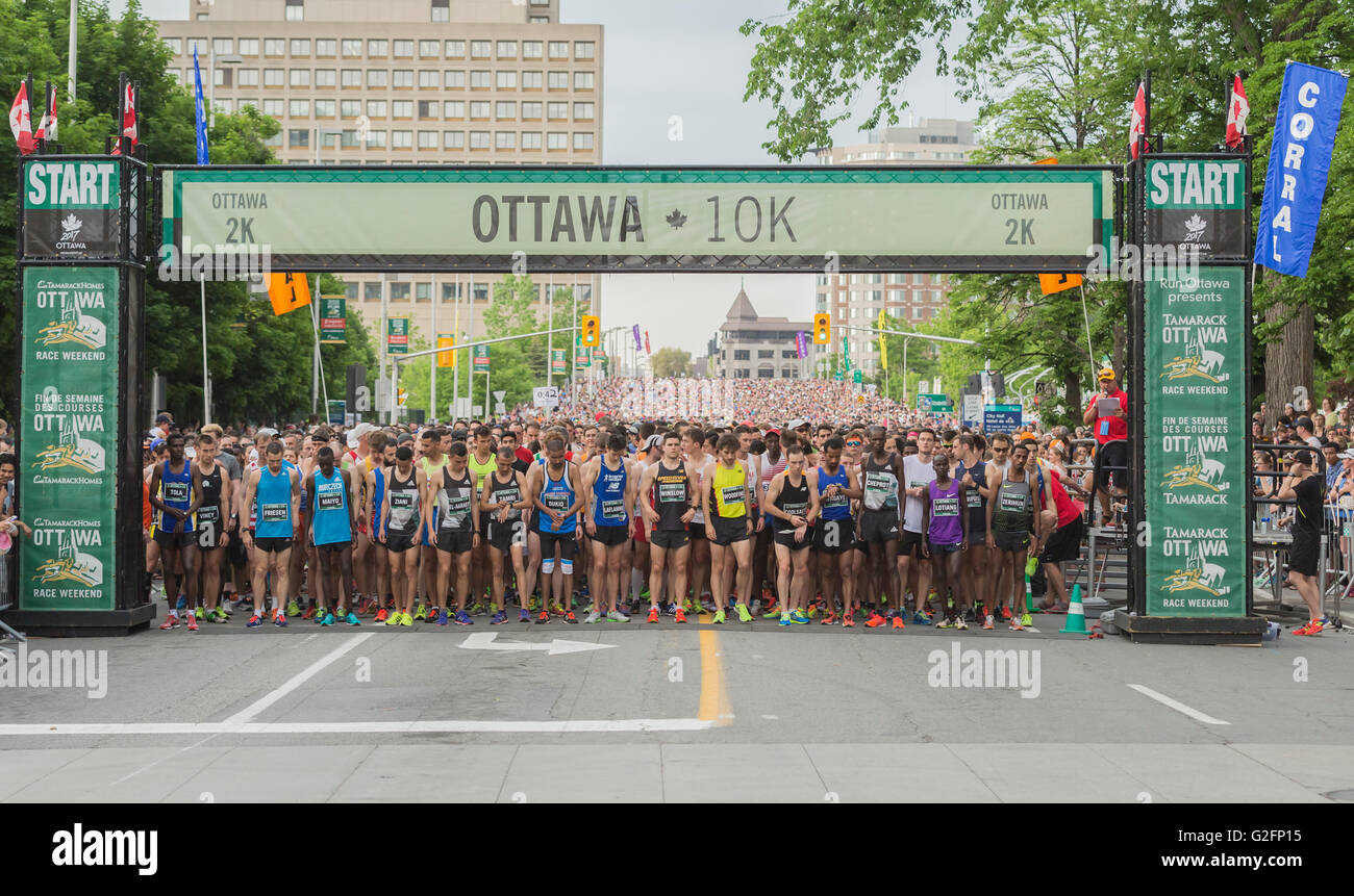 Weekend runners hi-res stock photography and images - Alamy