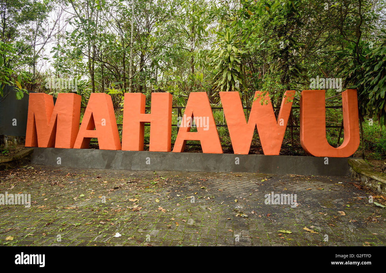 Volcano Mount Mahawu near Tomohon. North Sulawesi. Indonesia Stock ...