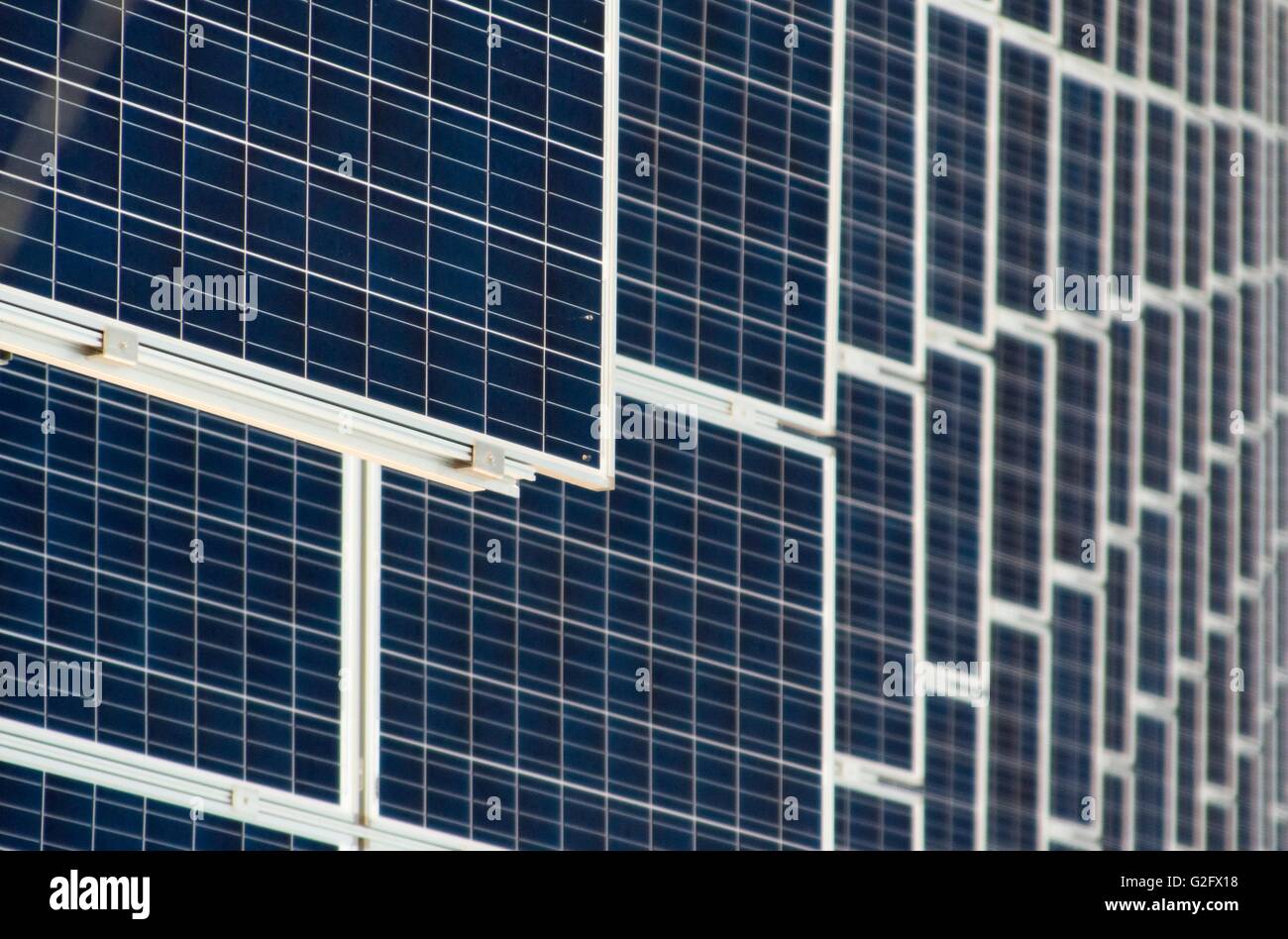 Solar panels field hi-res stock photography and images - Alamy