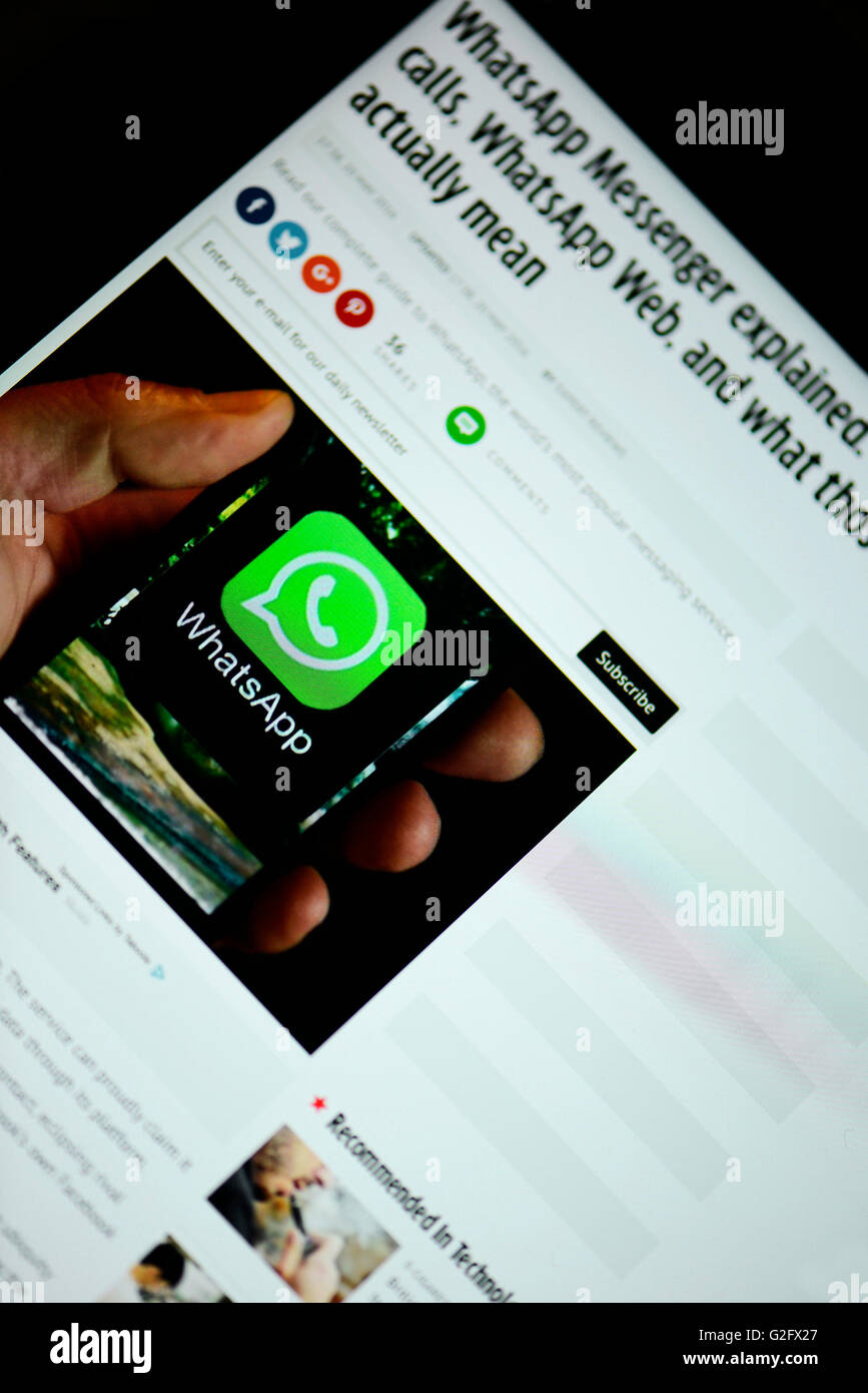 Whatsapp screen hi-res stock photography and images - Alamy