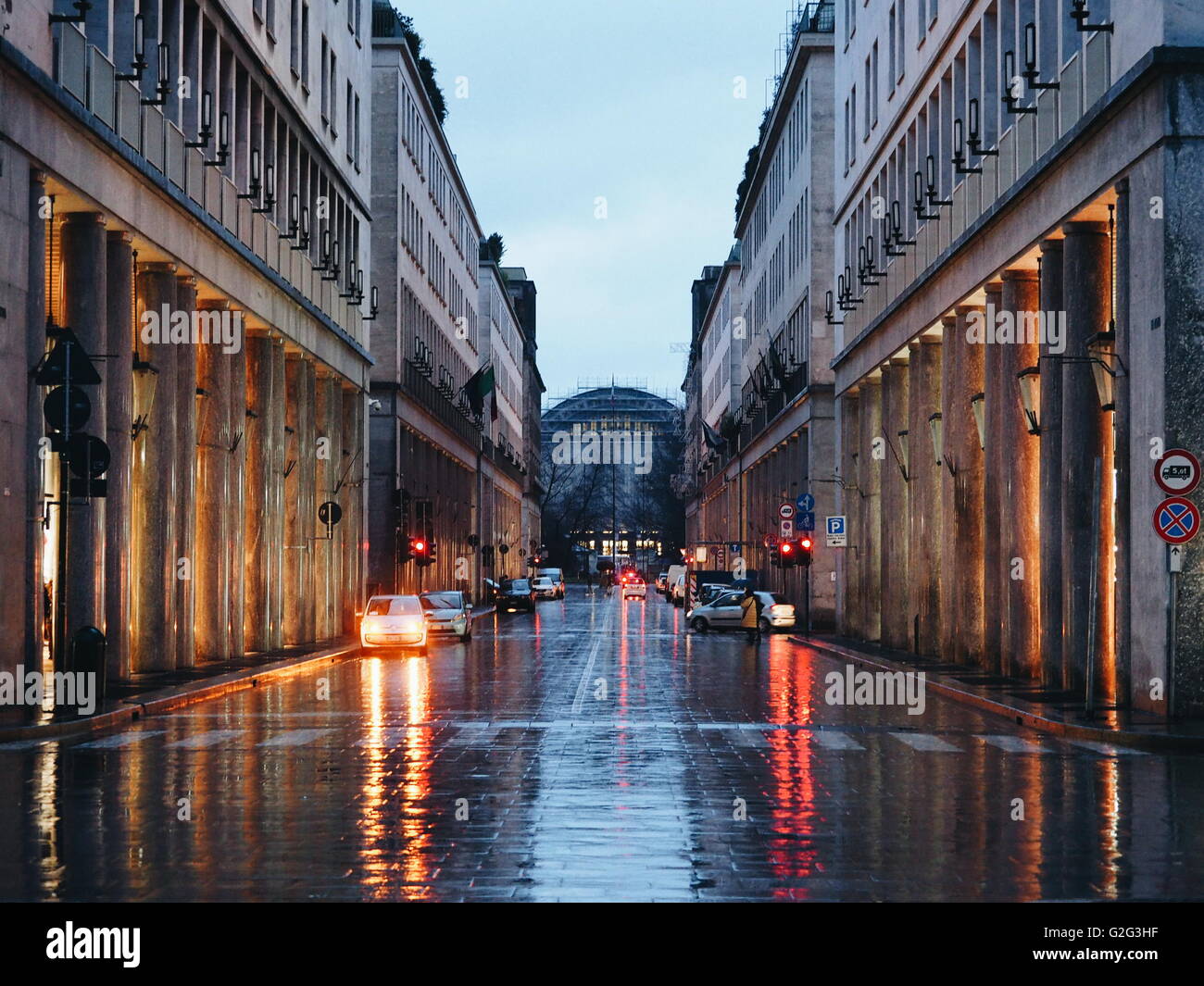 Dark City Street Night Rain High Resolution Stock Photography and ...