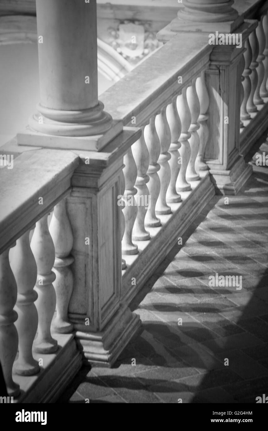 Balustrade, Architectural Detail, Metropolitan Museum of Art, New York ...