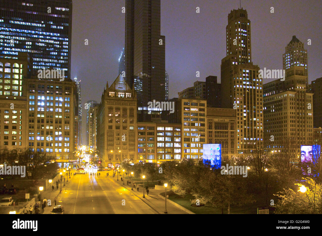 Street Scene and Skyline at Night, Chicago, Illinois, USA Stock Photo ...
