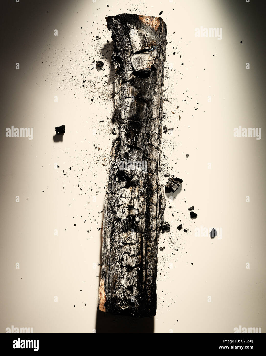 Burned wood log hi-res stock photography and images - Alamy