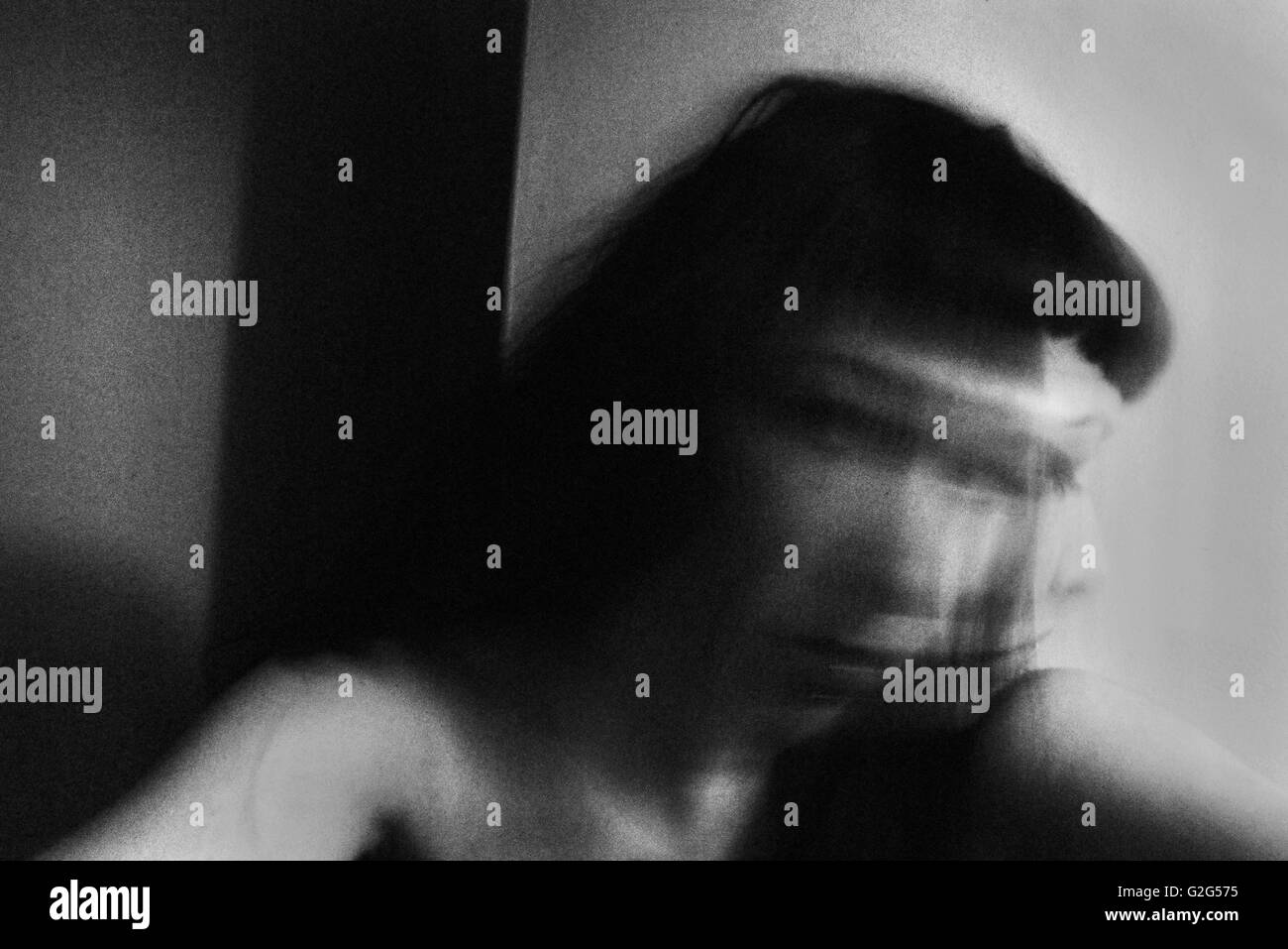 Woman turning head hi-res stock photography and images - Alamy