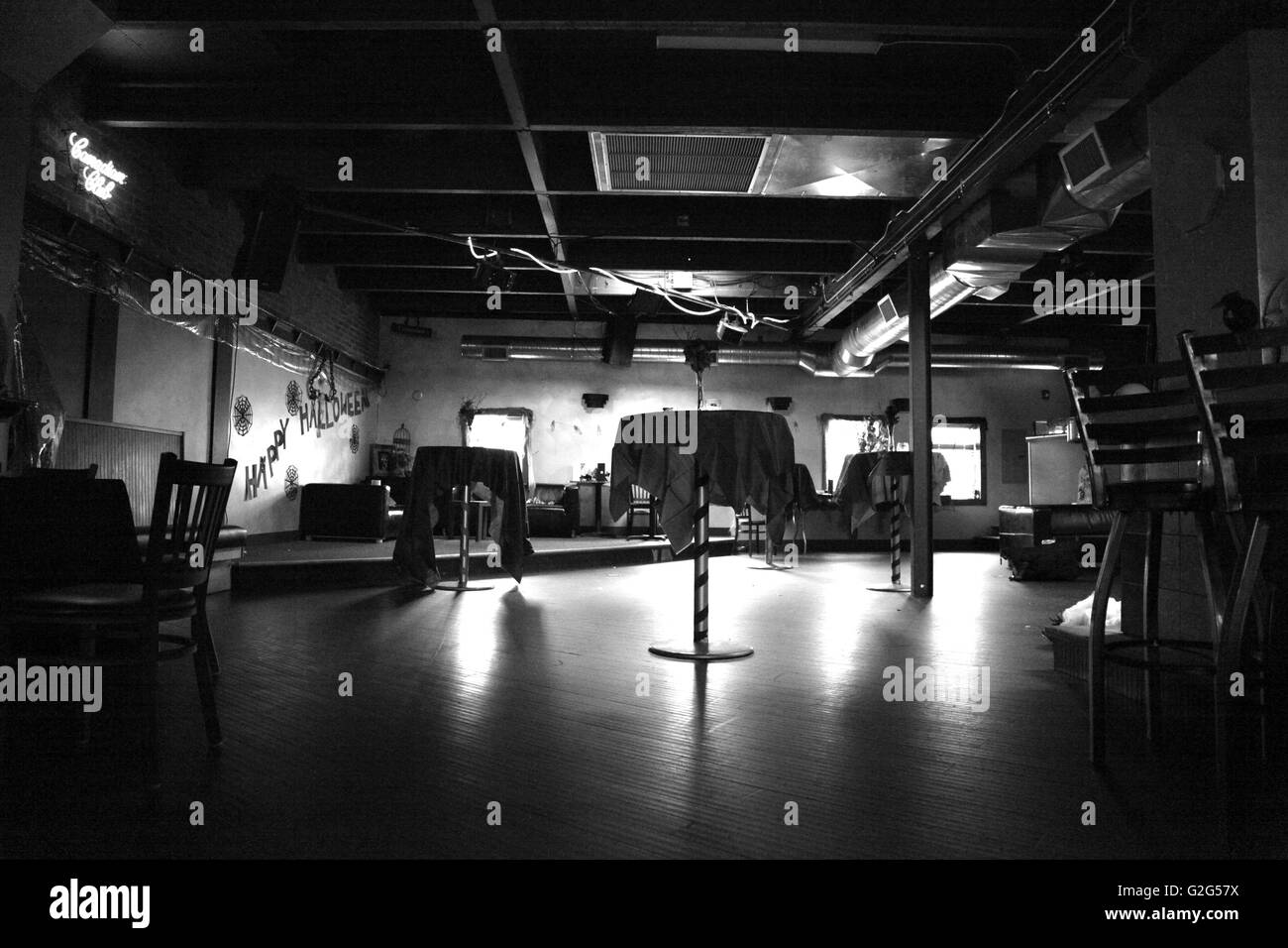 Empty party room hi-res stock photography and images - Alamy