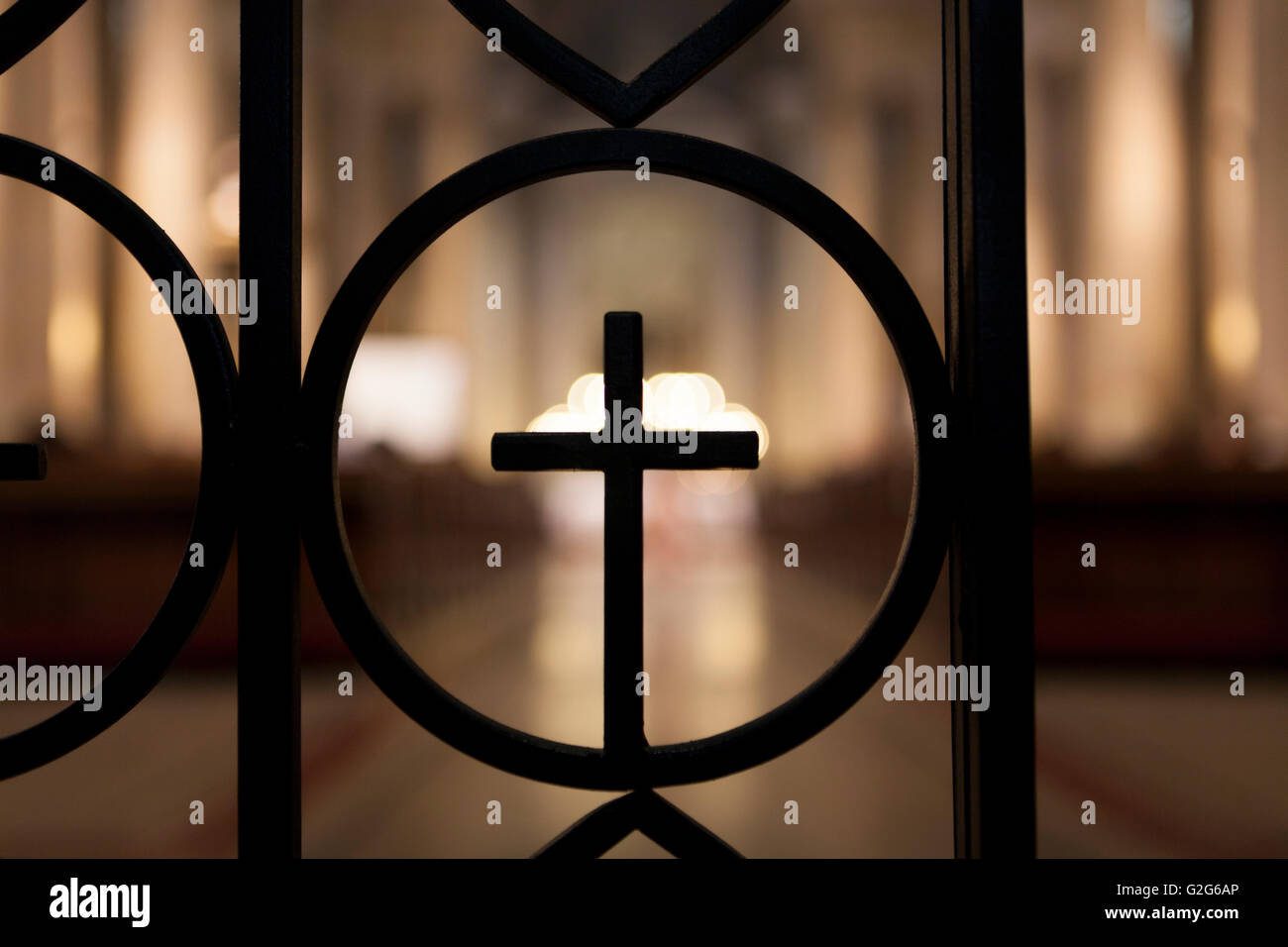 Crucifix shape shilhuette with brighlt light in the background Stock ...