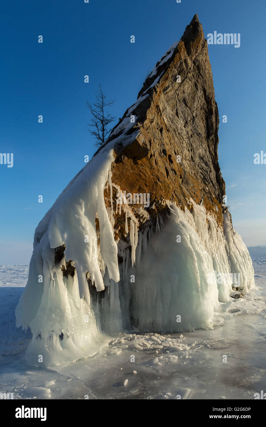 Ice covered rocks near island Lohmaty Stock Photo - Alamy