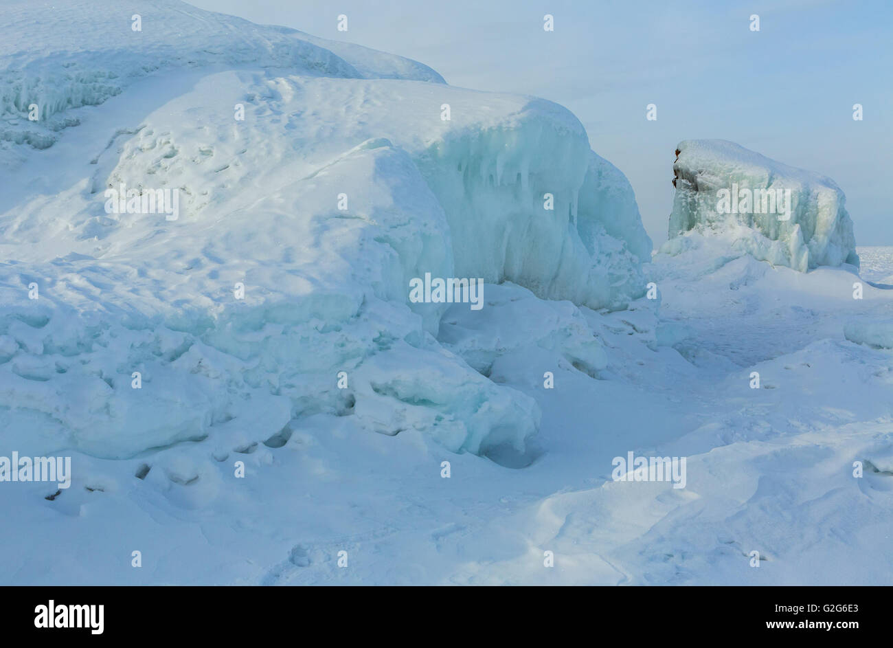 Icy waves on beach of Lake Baikal near Turtle Rock Stock Photo - Alamy