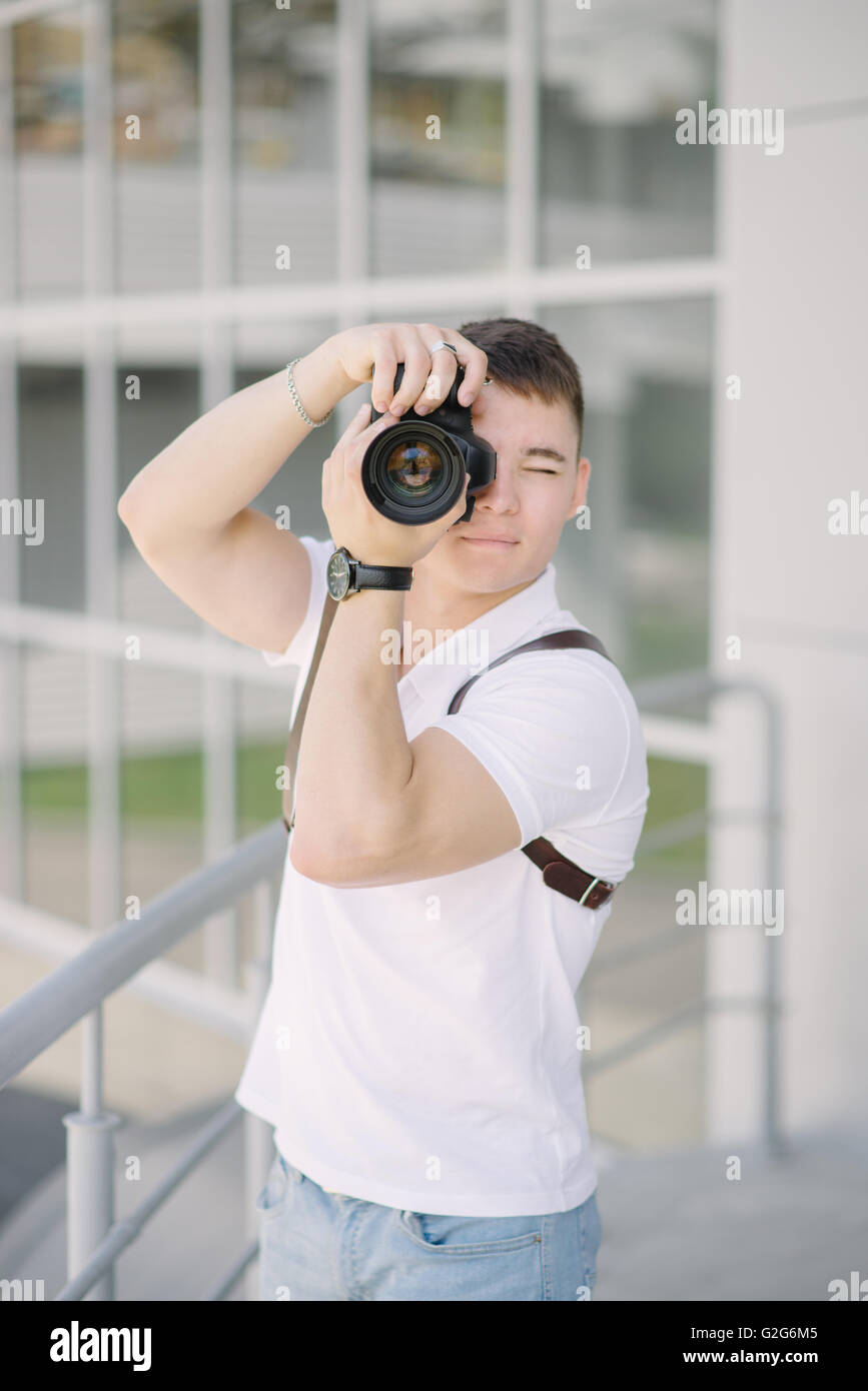 Take photo with camera outdoor hi-res stock photography and images - Alamy