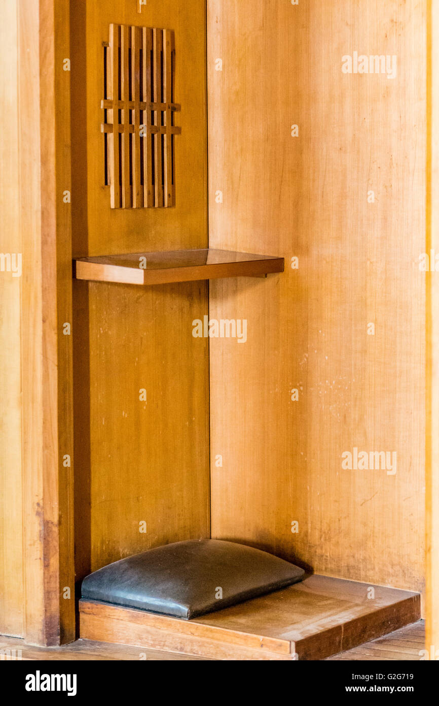 Confessional booth hi-res stock photography and images - Alamy