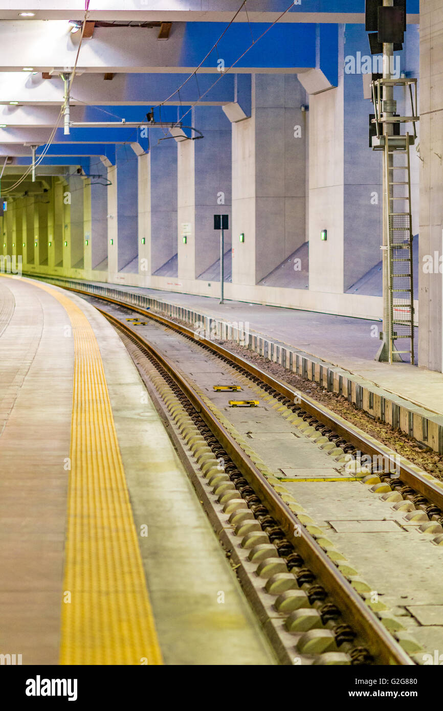 tracks in train station Stock Photo - Alamy
