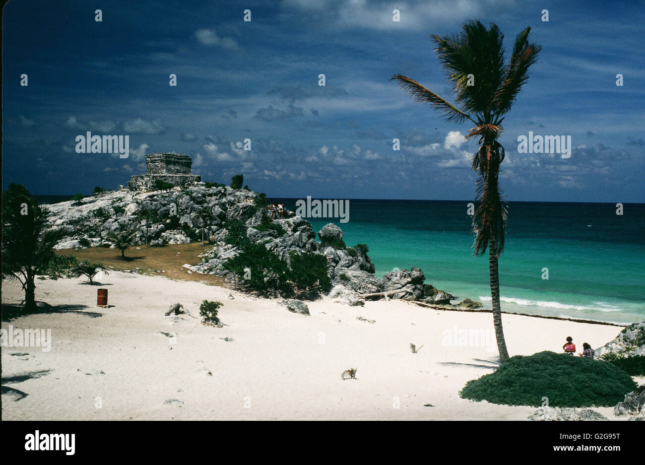Mexico, Tulum. Maya pyramid with Caribbean sea Stock Photo - Alamy