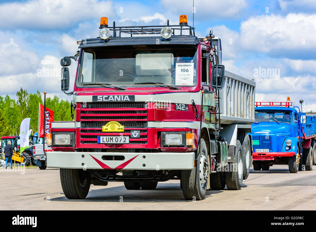Red scania truck hi-res stock photography and images - Alamy