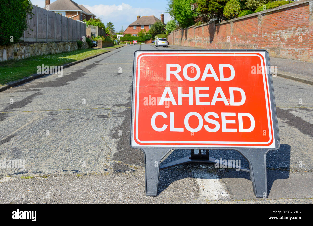 Road ahead closed sign on a road in the UK Stock Photo - Alamy