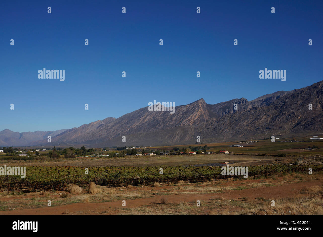 The picturesque Hex River Valley lies at the foot of the Hex River ...