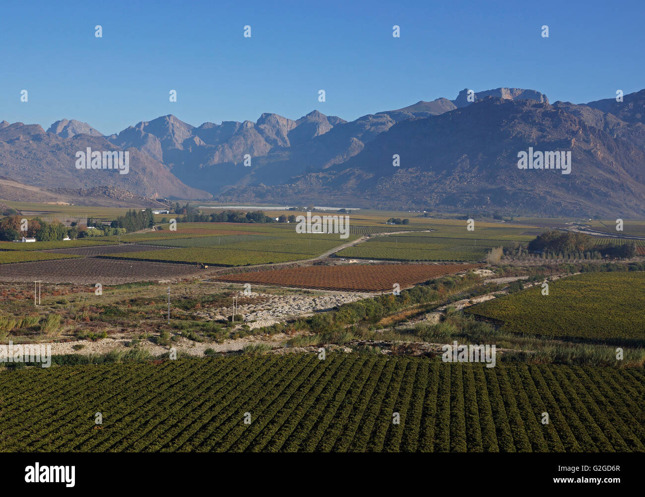 The picturesque Hex River Valley lies at the foot of the Hex River ...