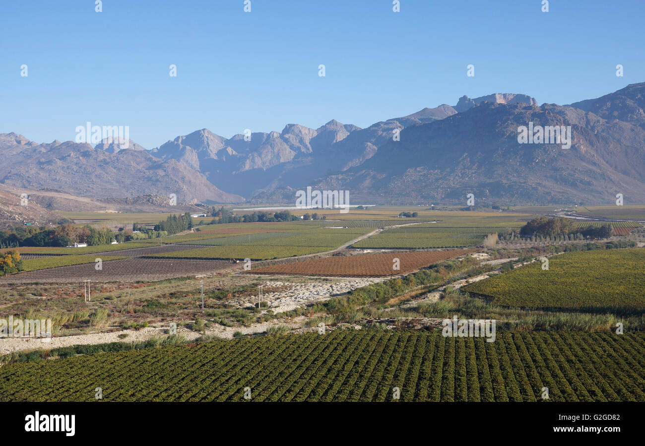 The picturesque Hex River Valley lies at the foot of the Hex River ...