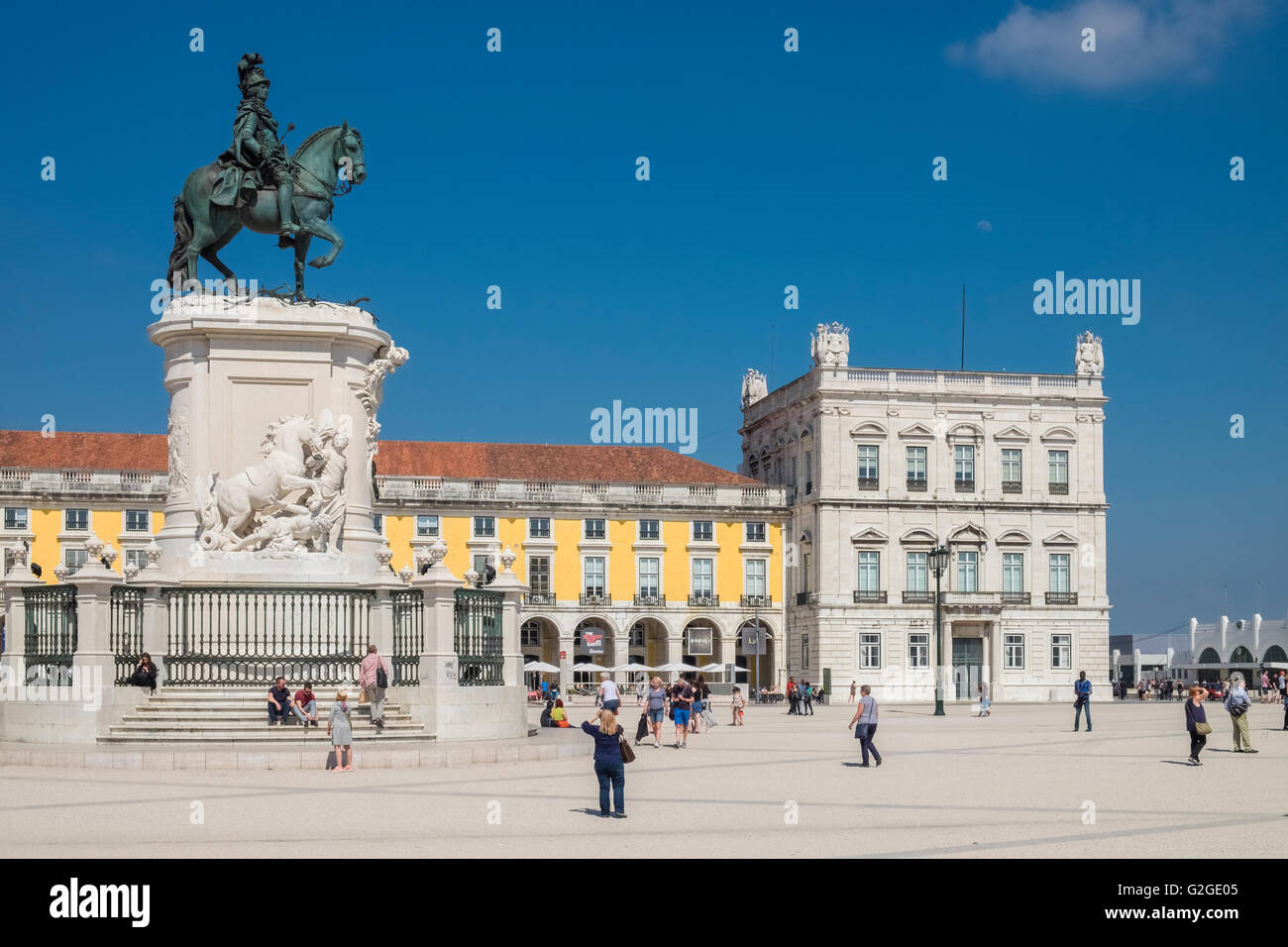 Elegant buildings and King Jose Monument, Praça do Comércio (Commerce ...