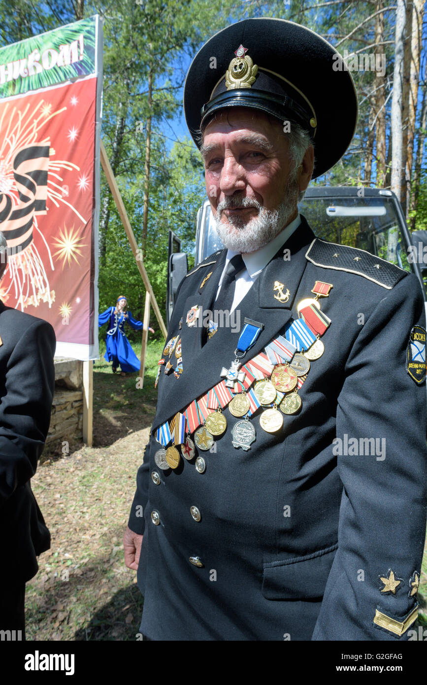 Russian war veteran in uniform with Medals Stock Photo - Alamy