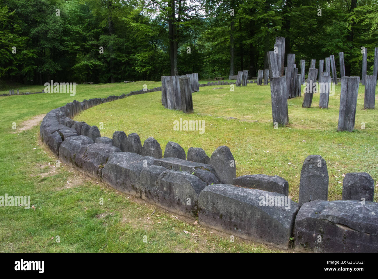 Ancient ruins of Circular Temple Stock Photo - Alamy
