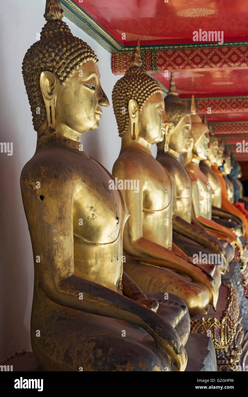Buddha images, Wat Pho (Wat Po) Temple, Bangkok, Thailand Stock Photo ...