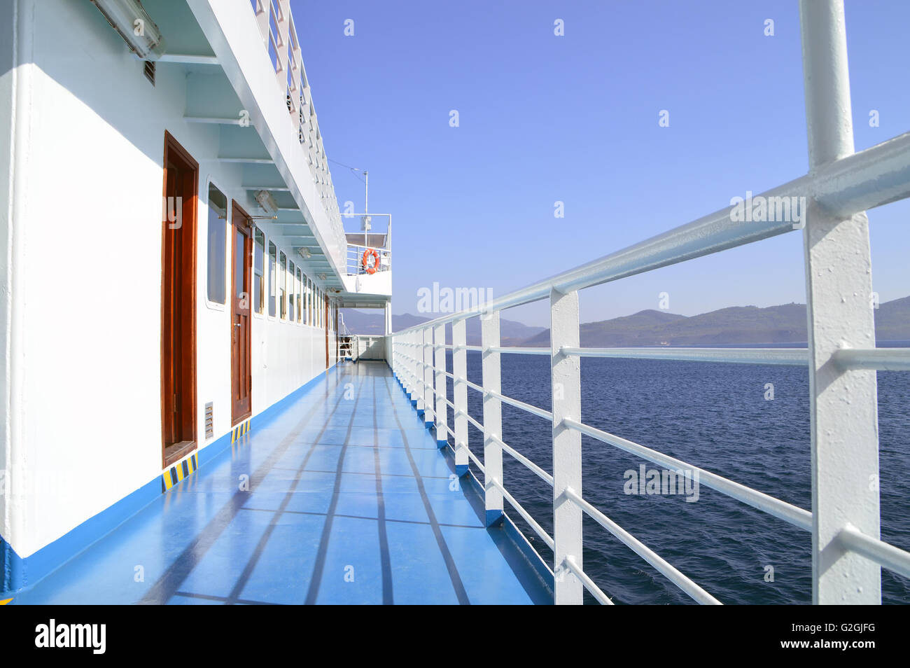 View empty cruise ship deck hi-res stock photography and images - Alamy